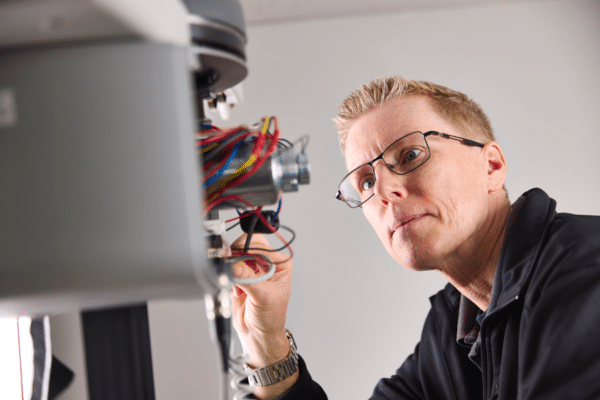 Eva 450EE/600EE Floor Lifts | Savaria Patient Care